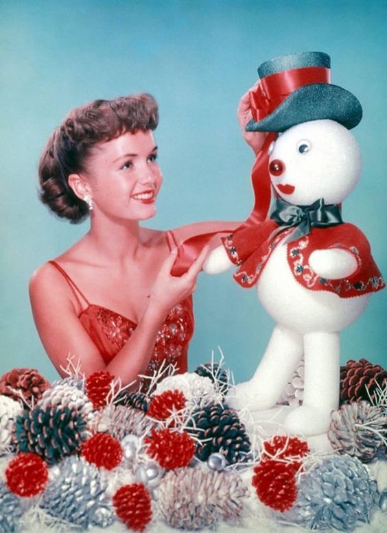 The spirit of Christmases past: George’s retro Crimbo photo overload ...